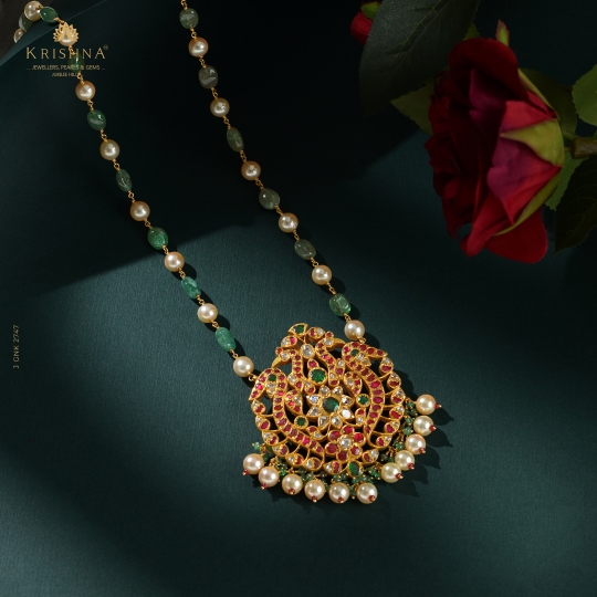 Buy Emerald And Pearls String Necklace